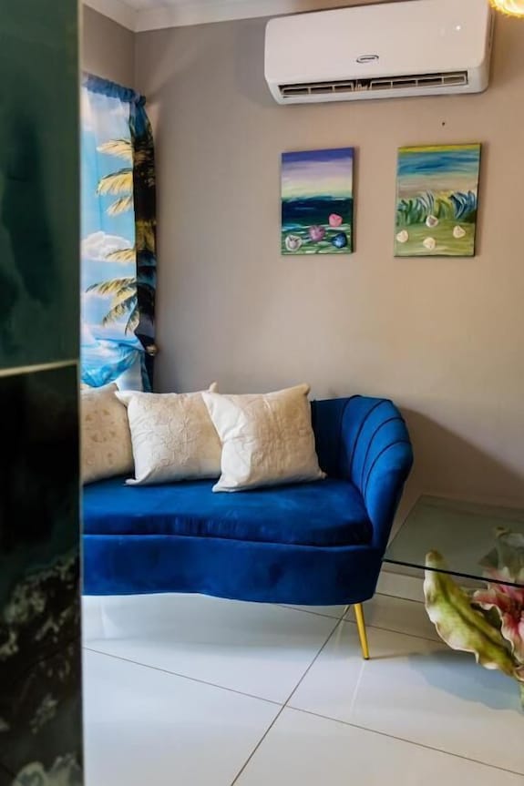 Exclusive Lodge Retreat In Hartbeespoort, Elegant And Comfortable Stay - Hartbeespoort