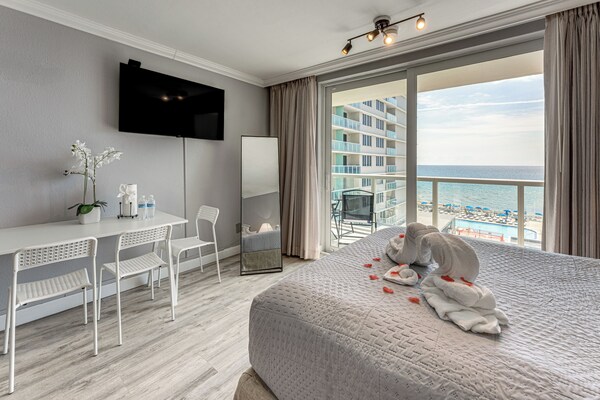 Sunny Isles Beachfront Stay W/ Ocean-view Balcony - Aéroport de Fort Lauderdale-Hollywood (FLL)