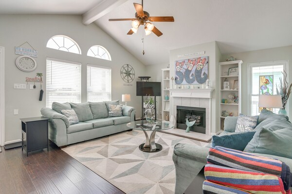 Walk To Isla Del Sol Beach! Home W/ Ocean-view! - Galveston