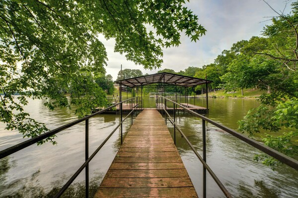 Waterfront Group Getaway Near Land Btwn The Lakes - Cadiz, KY
