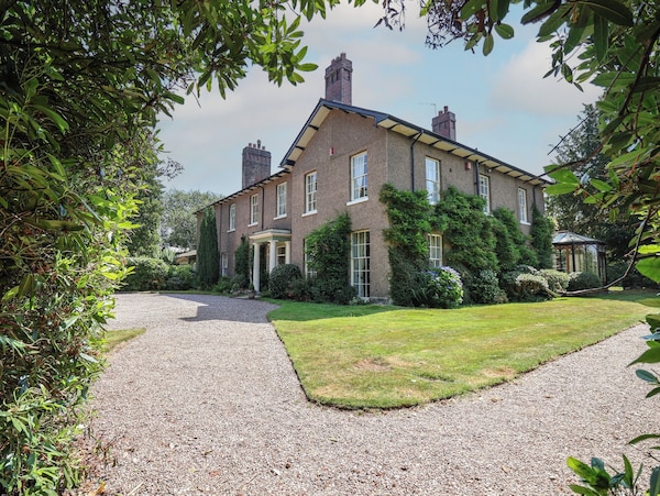 Parkfields House - Cheshire