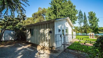 Casa, 1 quarto, varanda | Fachada