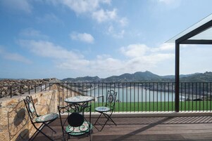 Quarto Duplo de Luxo, vista para o mar | Refeições ao ar livre