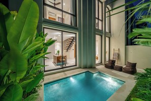 Villa Deluxe, vista para a piscina | Piscina | Piscina exterior 