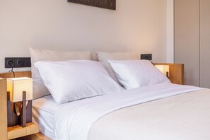 Villa Elite, vista para a piscina | Lençóis de algodão egípcio, roupa de alta qualidade, cofre no quarto 