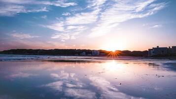 Perto da praia, areia branca