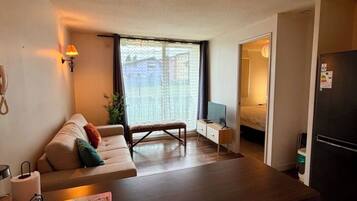 Apartamento Superior, vista para o jardim | Sala de jantar