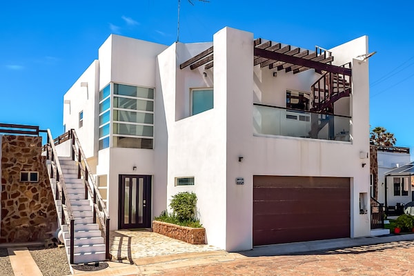 2-story Dog-friendly Villa With Outdoor Pool, Patio, 2 Balconies, Streaming, Ac - Rosarito