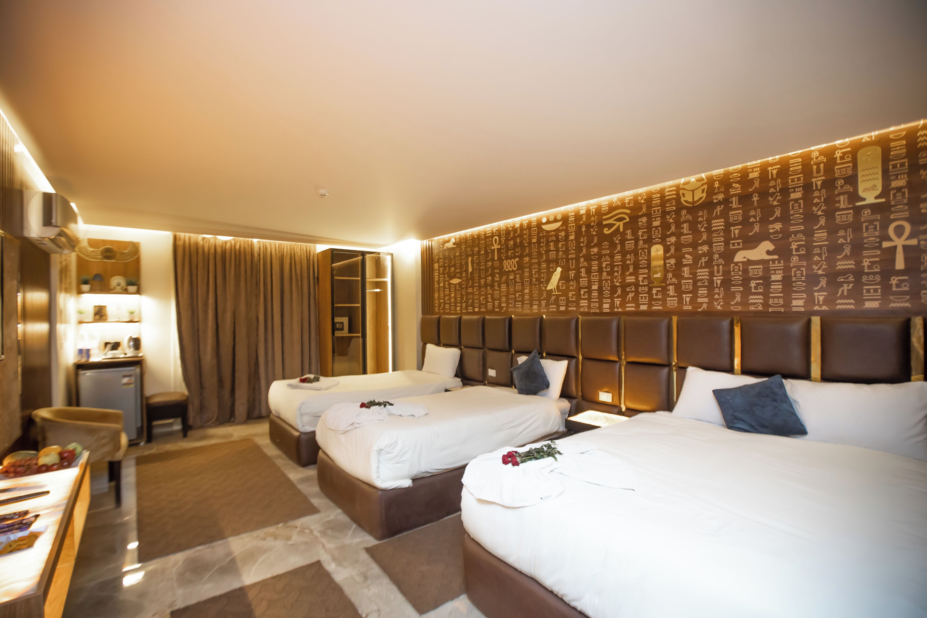 Quarto Familiar | Secretária, Wi-fi grátis, roupa de cama fornecida 