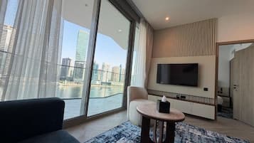 Apartamento Deluxe, 2 quartos, varanda, vista para o canal | Interior