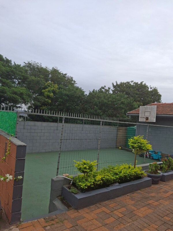 Charming Retreat With Shared Pool In Ethekwini Municipality - Durban