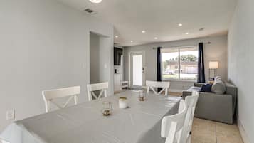 Casa (3 Bedrooms) | Parte interna
