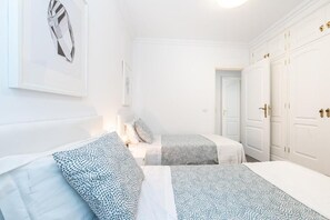Apartamento Superior, varanda | Ferro/tábua de engomar, Wi-fi grátis 