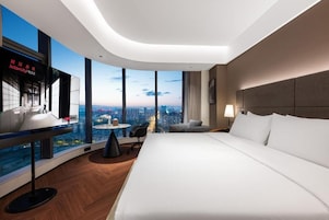 Quarto Duplo Superior, Vista para a cidade | Lençóis de algodão egípcio, roupa de alta qualidade, edredões de penas