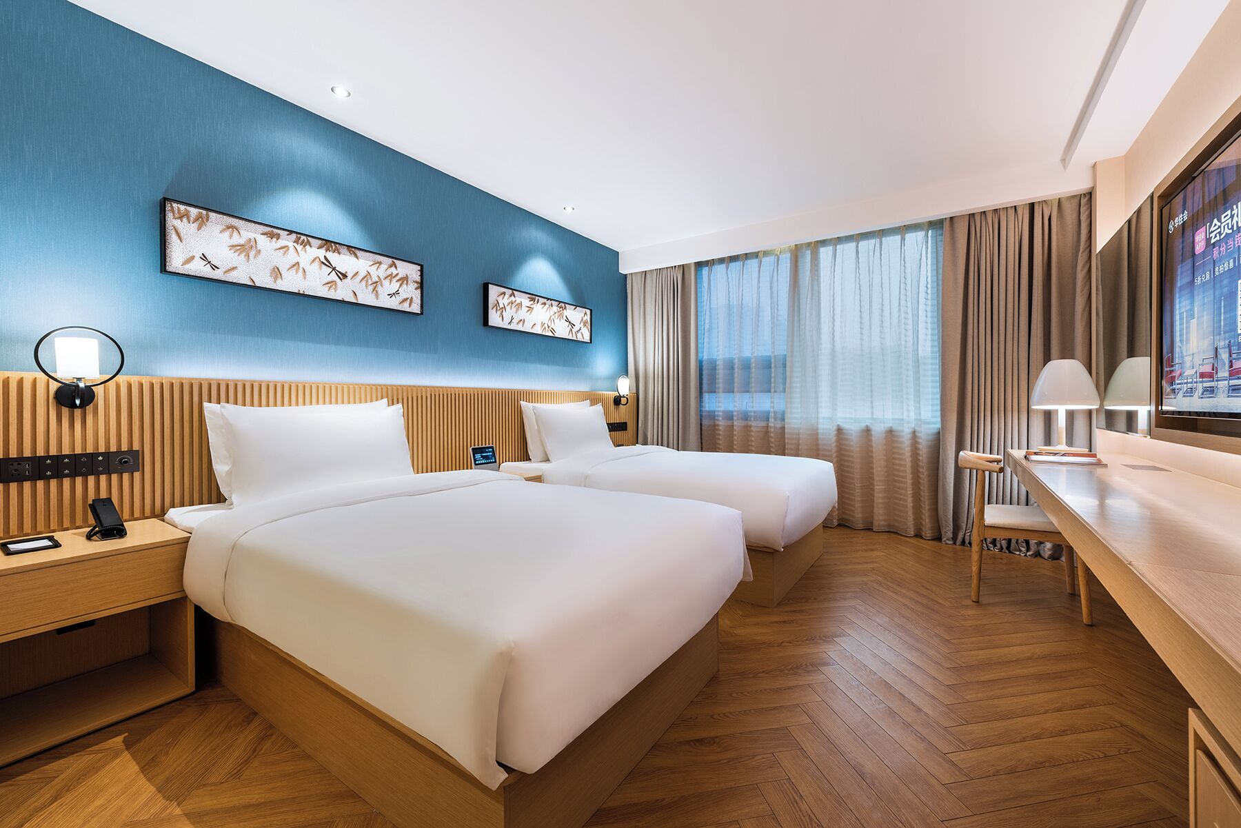 Minibar grátis, secretária 