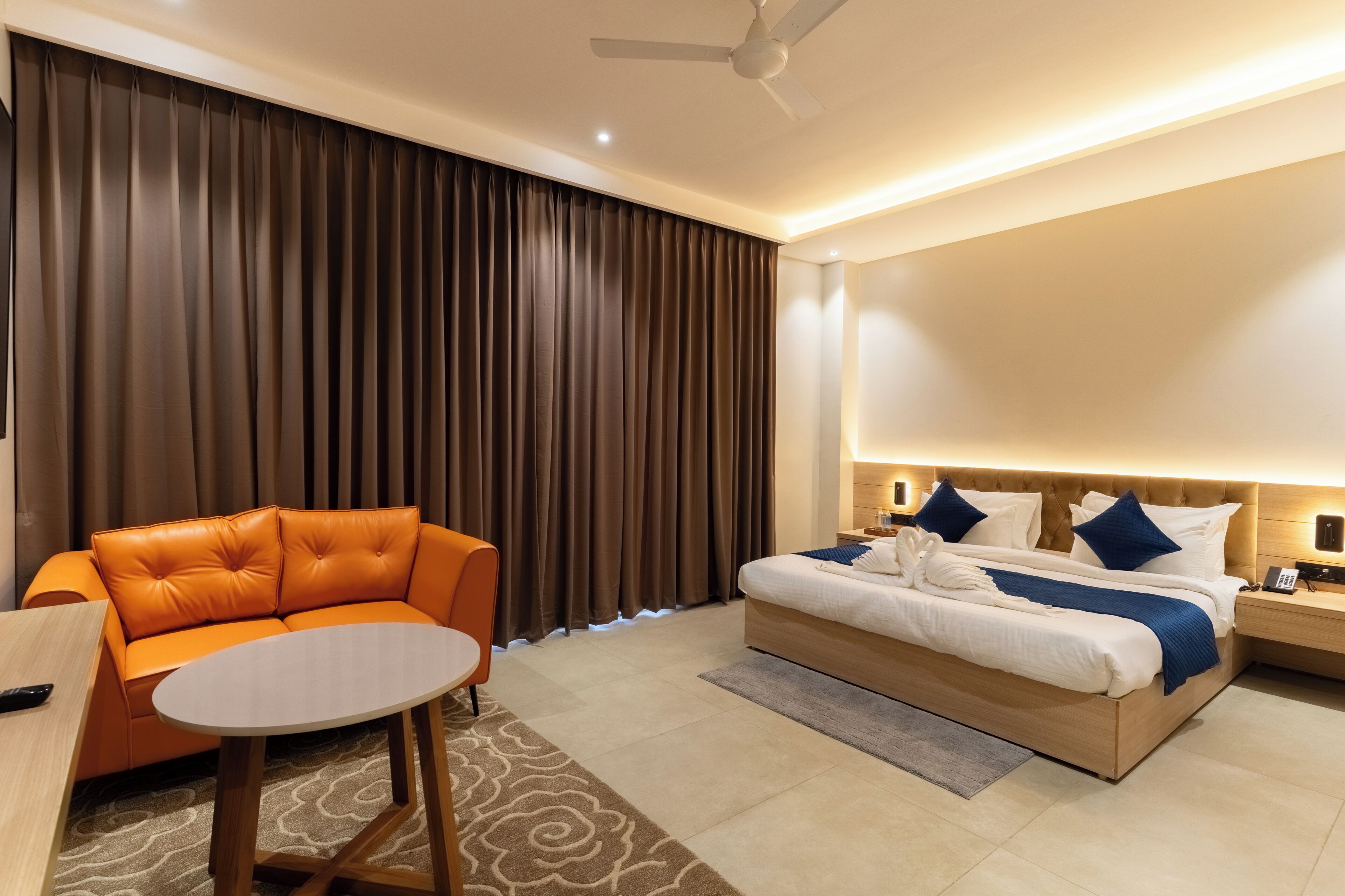 Suíte, 1 cama de casal, banheira adaptada, terraço | Escrivaninha, Wi-Fi de cortesia, roupa de cama