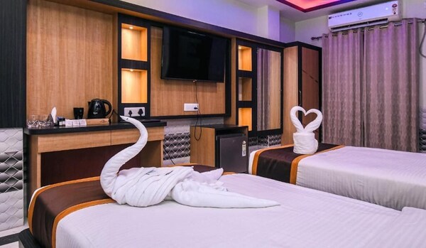 Hotel Adhunik - Tripura