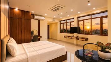 Quarto casal superior | Escrivaninha, Wi-Fi de cortesia, roupa de cama