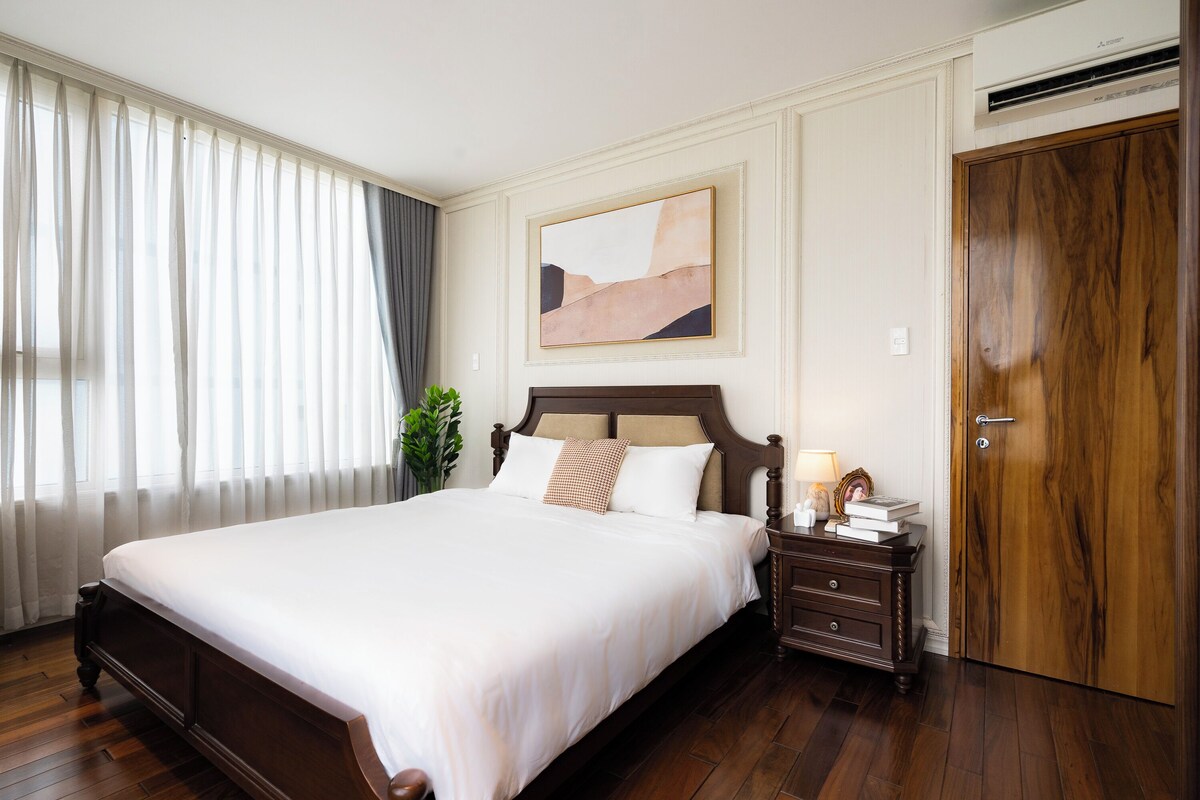 Apartamento premium, 3 quartos, ar-condicionado, vista para a cidade | Frigobar (abastecido com alguns itens grátis), escrivaninha