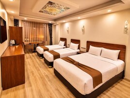 Quarto Quádruplo Familiar, Vista para a cidade | Wi-fi grátis, roupa de cama fornecida 