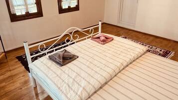 Quarto Standard | Edredões de penas, com decoração personalizada, Wi-fi grátis