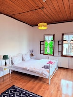 Quarto Clássico, não fumadores | Edredões de penas, com decoração personalizada, Wi-fi grátis 