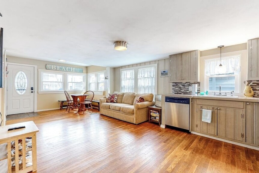 Comfortable Home Steps From Beach With Deck, Grill, & Washer/dryer - Rye, NH