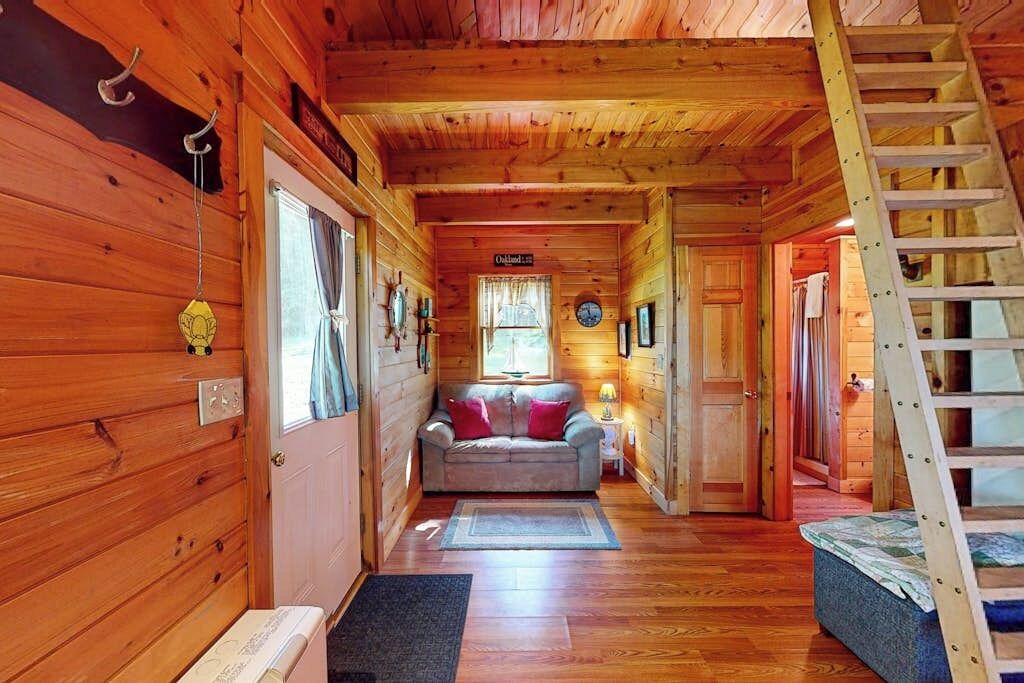 Lakefront, Dog-friendly Cottage With Screened Porch, Firepit, Wifi & Lake Access - Waterville, ME