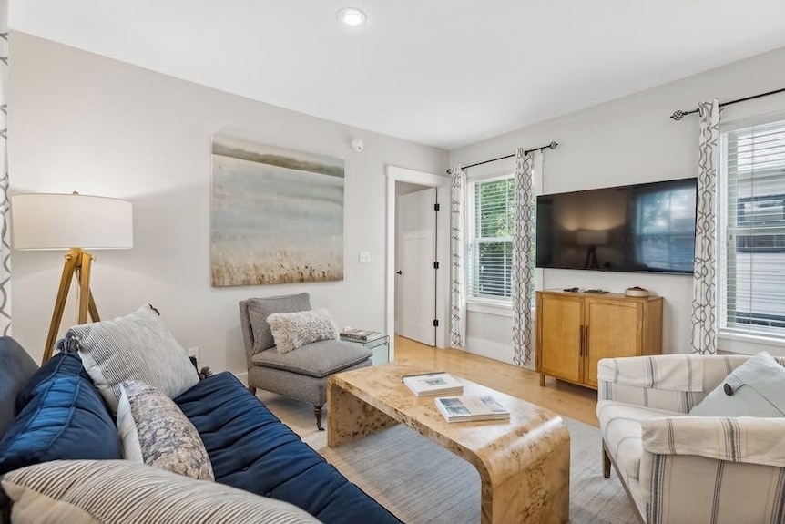 Renovated Condo With Prime West End Location, 2 En Suite Bathrooms, & Hgtv Style - Cape Elizabeth, ME