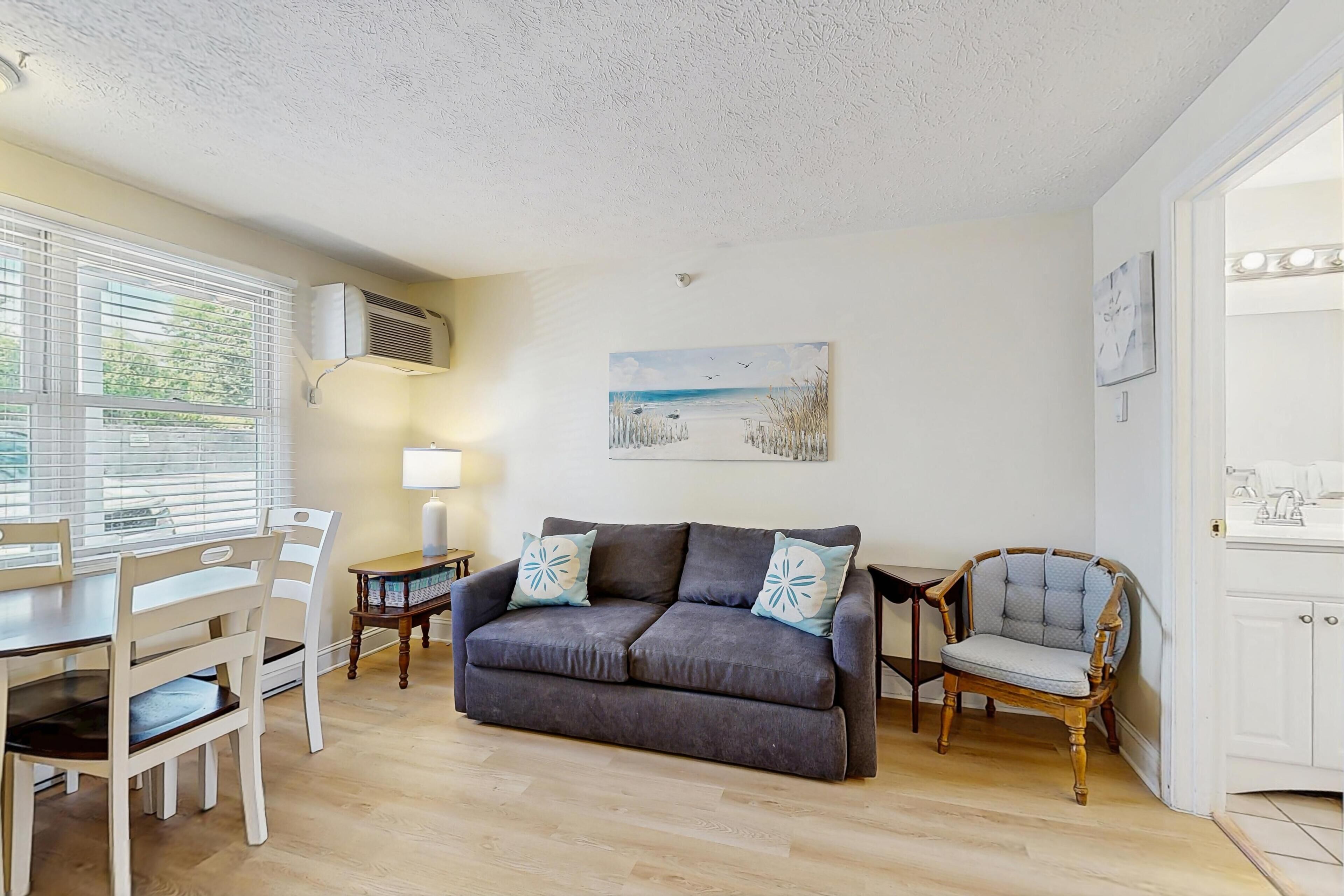 Stylish Coastal Condo With A Pool, Hot Tub, Tennis Courts, And Ev Chargers - Kennebunkport, ME