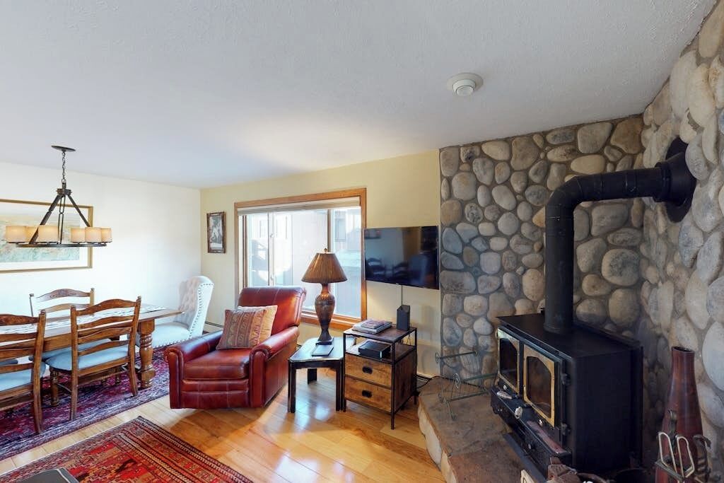 Mountain View Escape With Wifi - 1 Block To Main Street, Near Reservoir & Skiing - Frisco, CO