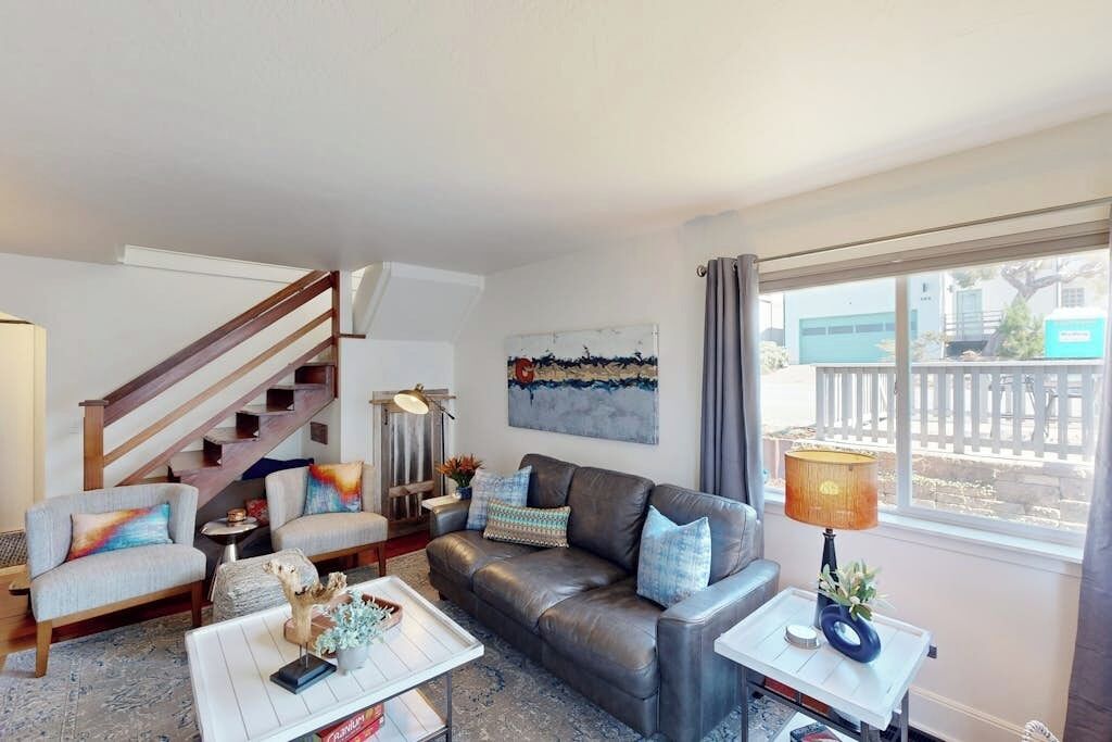 Elegant Ocean-view Home With Firepit & W/d - Walk To Moonstone Beach - Cambria, CA