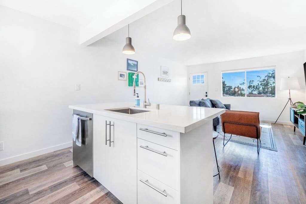 Convenient Dog-friendly Condo With Free Wifi - Right Up From The Beach - San Clemente, CA