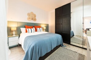 Apartamento Deluxe, vista para o jardim | Ferro/tábua de engomar, Wi-fi grátis 