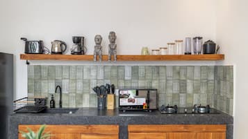 Villa Design, 2 quartos, piscina privativa | Cozinha privada | Uma cafeteira/bule, uma chaleira elétrica, uma torradeira