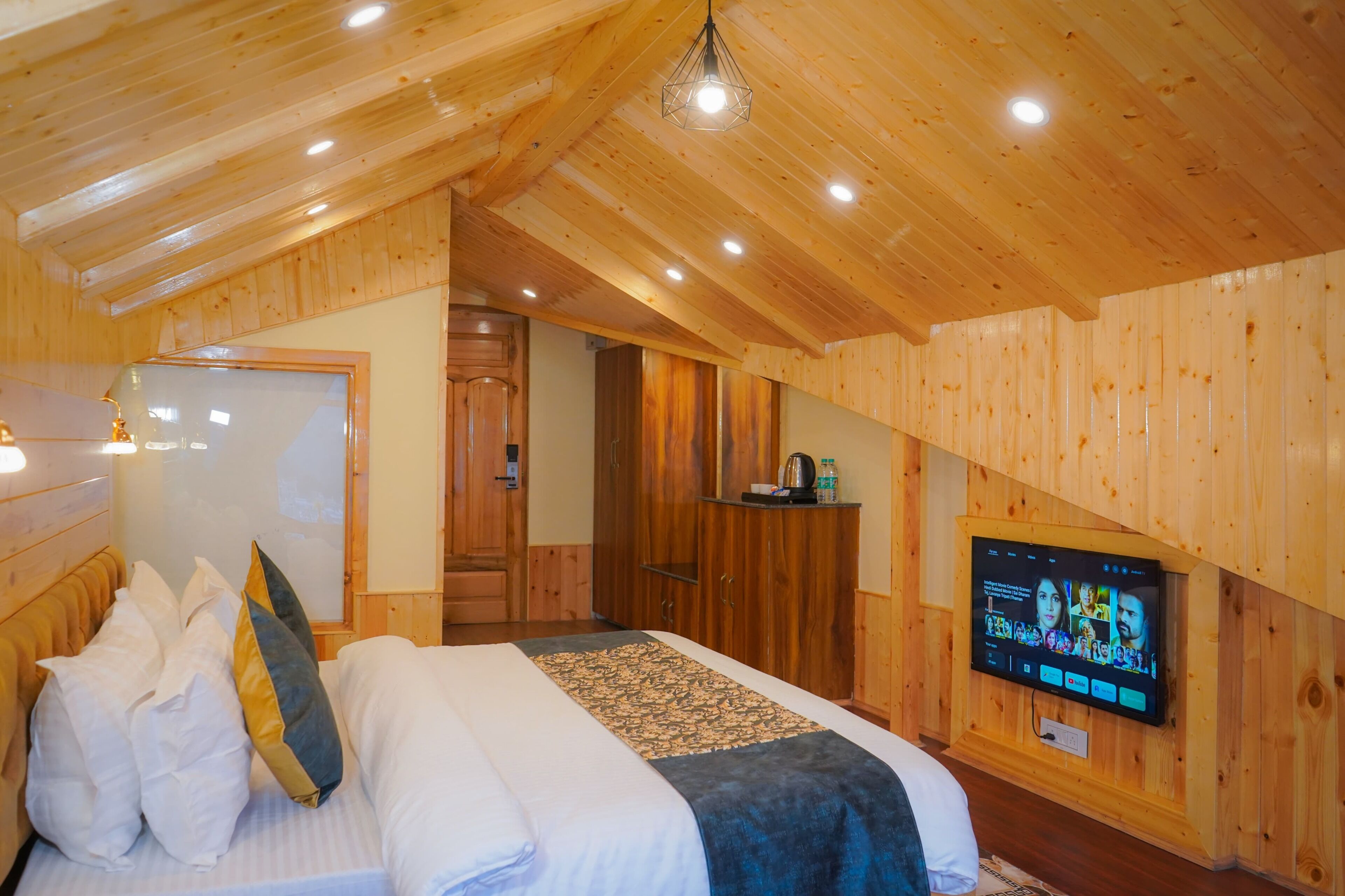 Quarto lua de mel, sacada, vista para a montanha | Wi-Fi de cortesia
