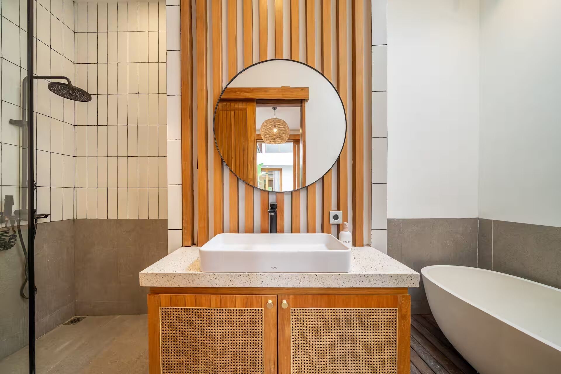 Villa Deluxe, 2 quartos, piscina privativa | Casa de banho | Roupões, chinelos, um bidé 