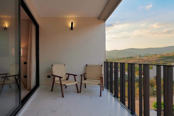 Modern Suite with Pool in San Felipe del Agua Reviews, Deals & Photos ...