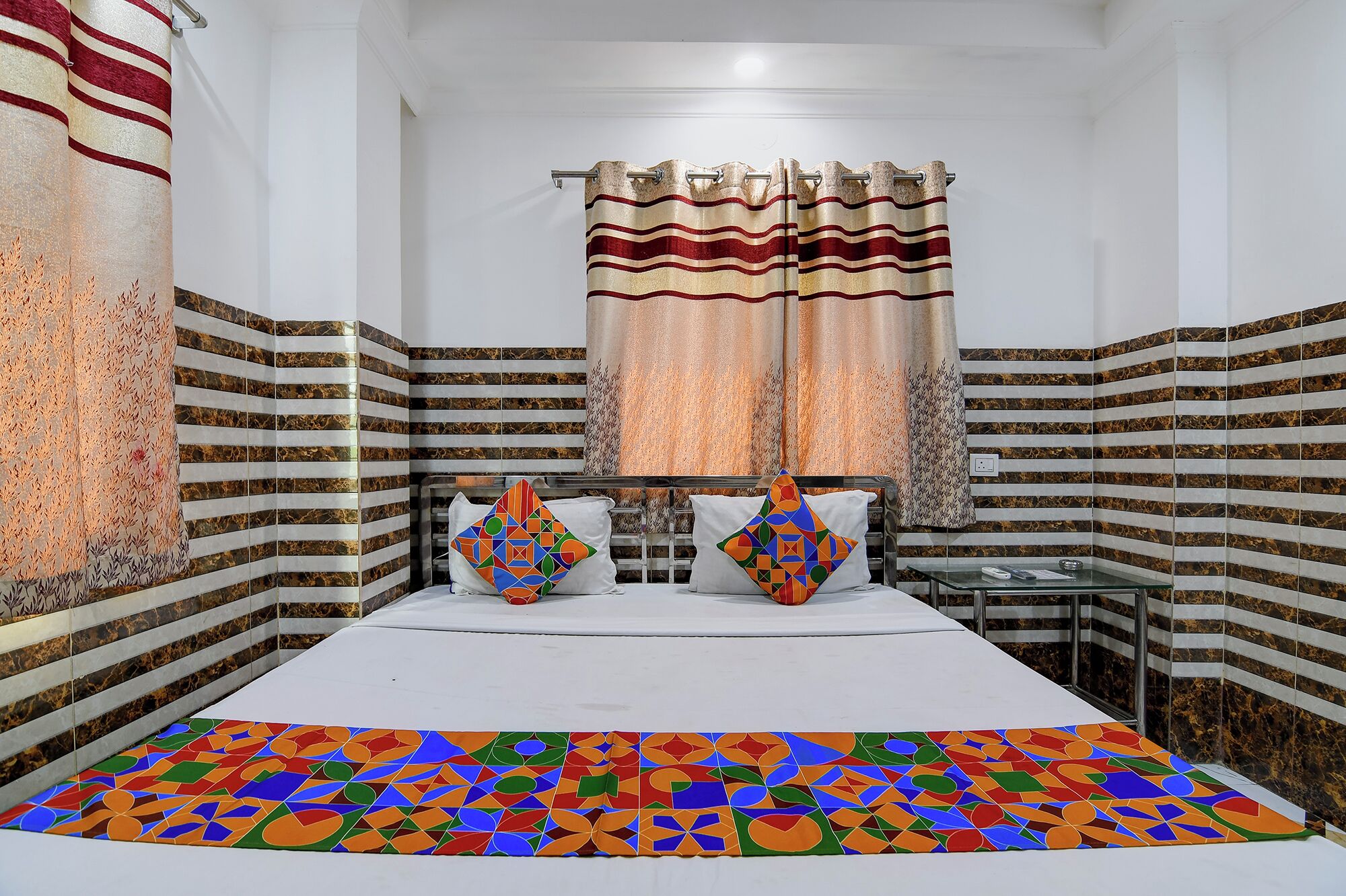 Quarto Premium | Lençóis de algodão egípcio, roupa de alta qualidade, cofre no quarto 