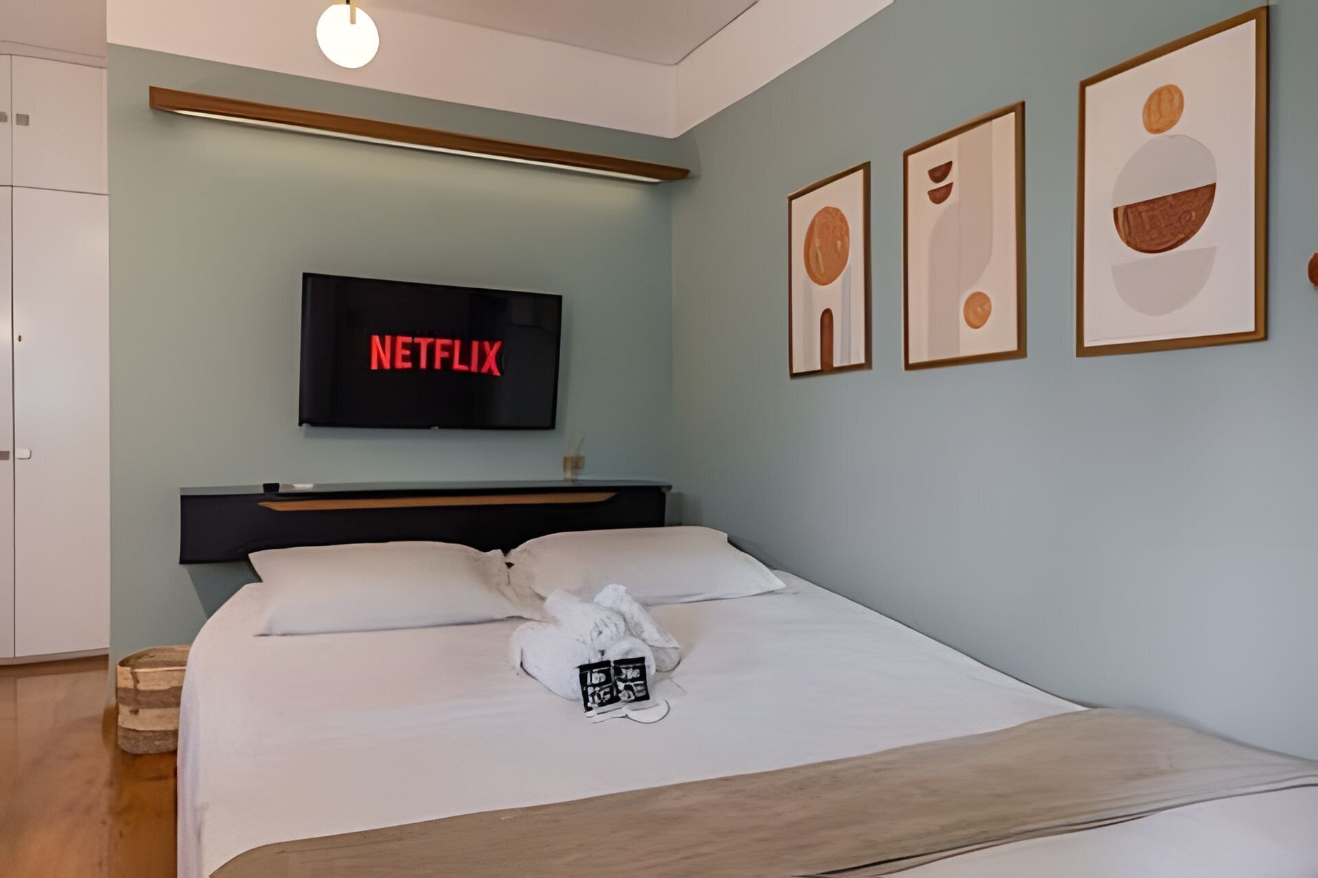 Apartamento Superior | Secretária adequada para computadores portáteis 