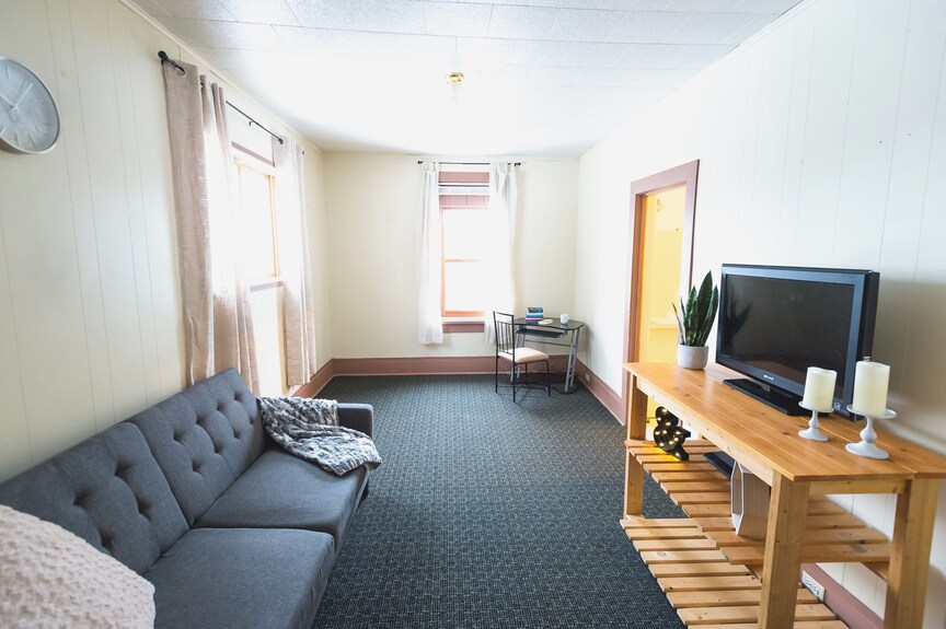 Cozy 2-bedroom Apartment In Beautiful Hancock With Ac - Houghton, MI