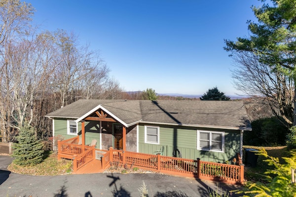 High Ground One Level House - Pet Friendly - Boone, NC