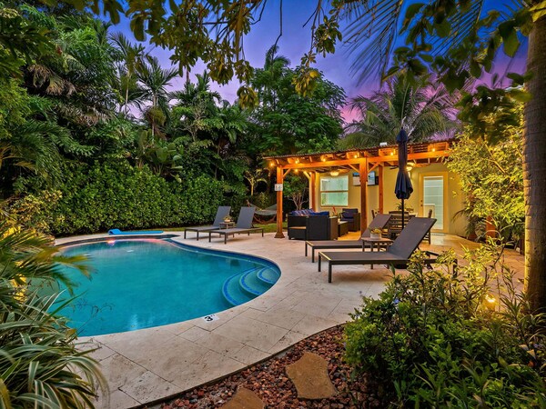 Blue Haven Heated Pool Home In Fort Lauderdale Near Beaches - Fort Lauderdale, FL