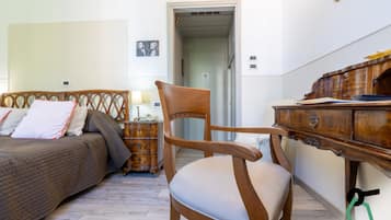 Quarto casal ou duplo, sacada | Frigobar, cofres nos quartos, Wi-Fi de cortesia, roupa de cama