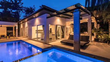 Villa de Luxo, vista para o jardim | Piscina | Piscina exterior