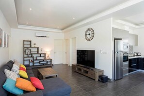 Villa, vista para o jardim | Sala de estar