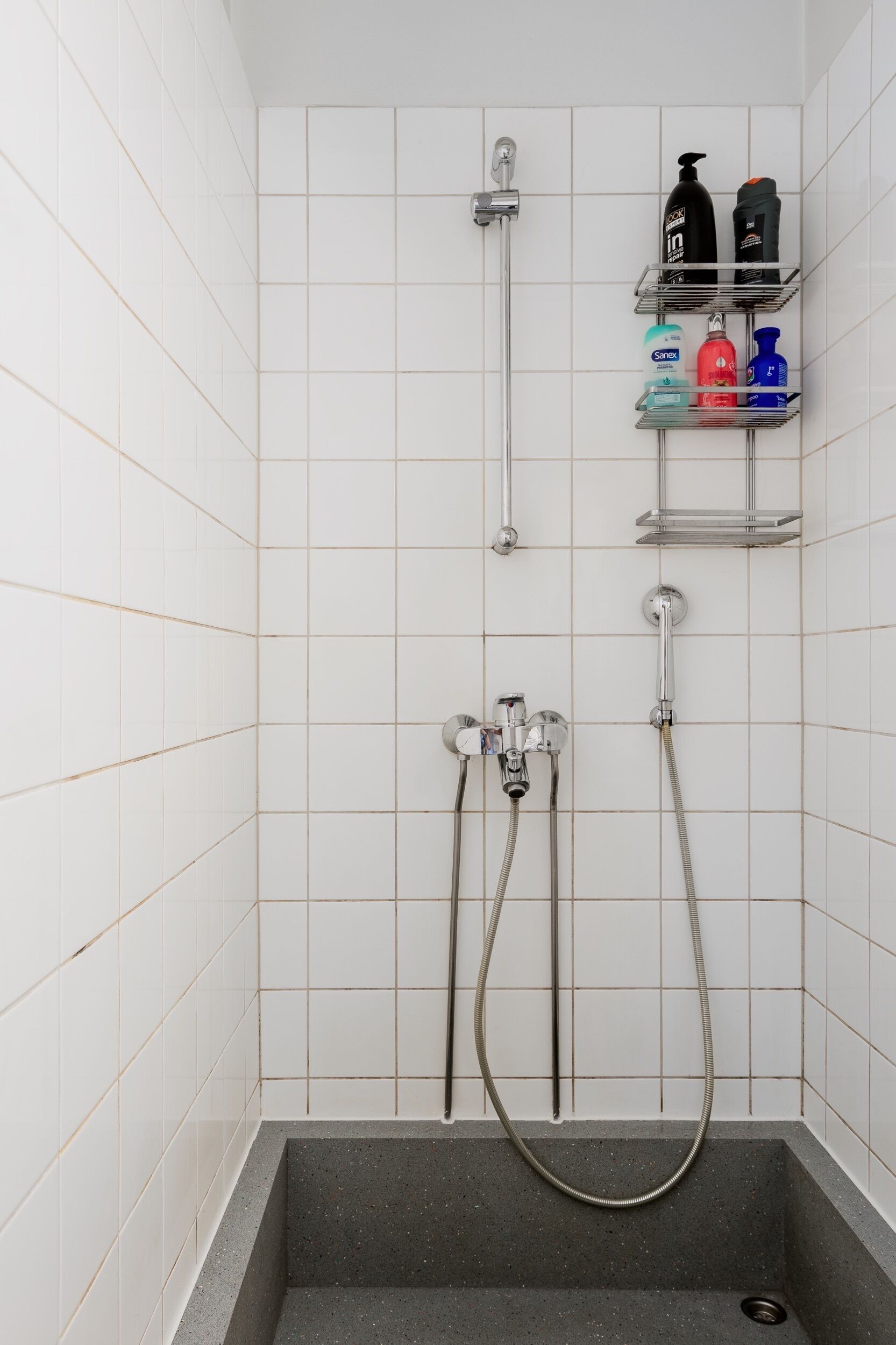 Apartamento, 1 cama queen-size, Vista para a cidade | Casa de banho | Um polibã, um secador de cabelo, um bidé, toalhas fornecidas 