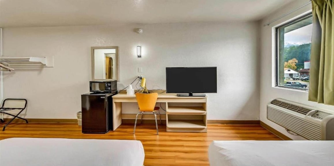 2 Full Beds | Non-smoking - Ogden, UT