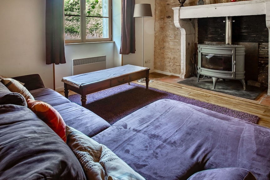 Maison De Vacances « Gîte De Chez Chenon » Avec Jardin Privé - Charente