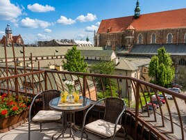 Suíte luxo, terraço, vista para o jardim | Terraço/pátio